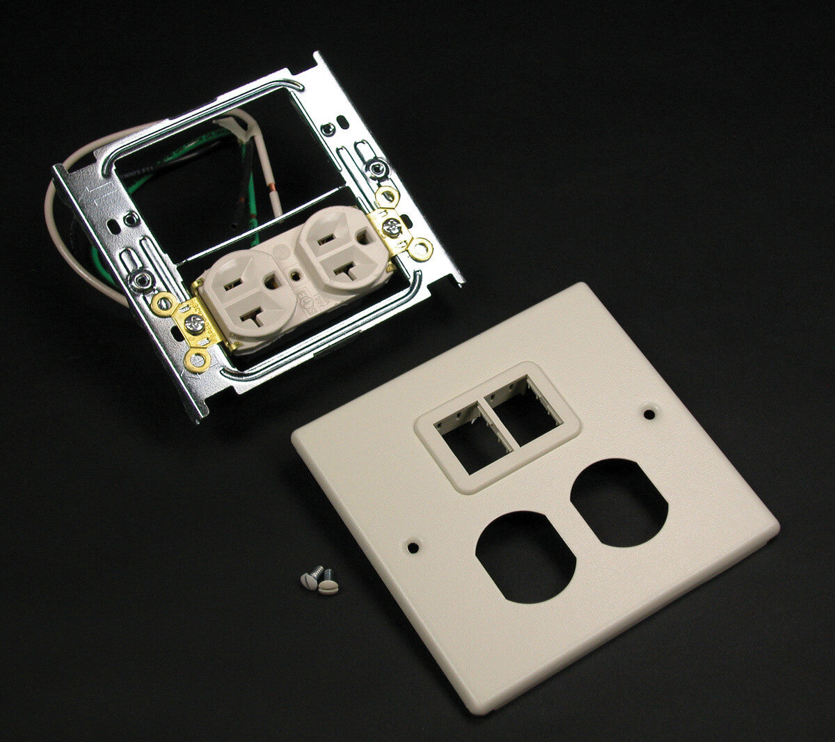 WIREMOLD CV4047WT wall plate/switch cover Ivory – DataVisual Marketing Inc.